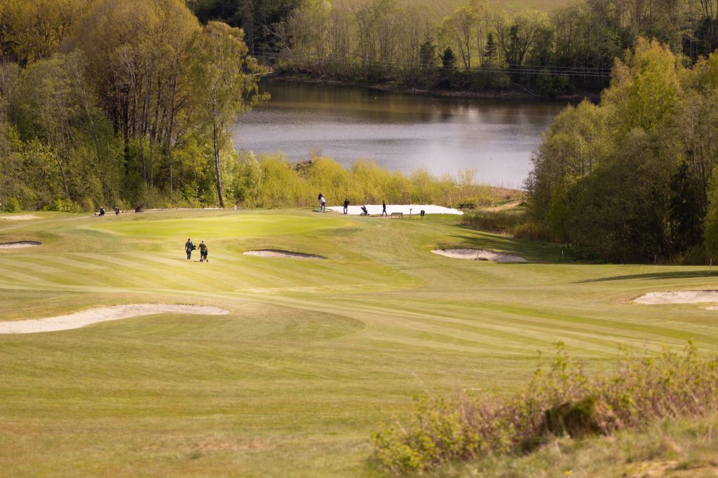 Photographing the course for Drammen Golf Club - happy golfers ...